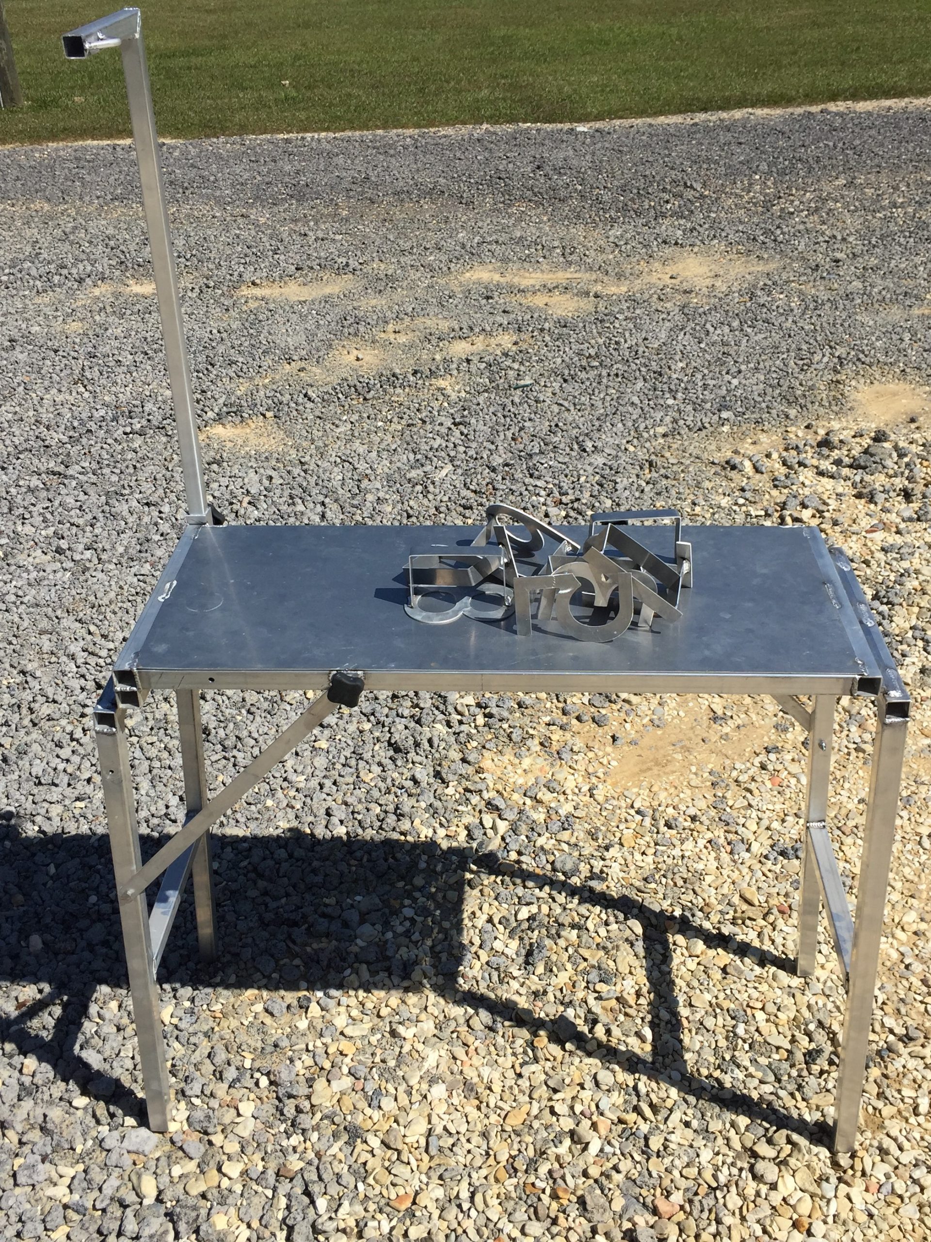 Aluminum Paint Table - Wall 2 Wall Manufacturing